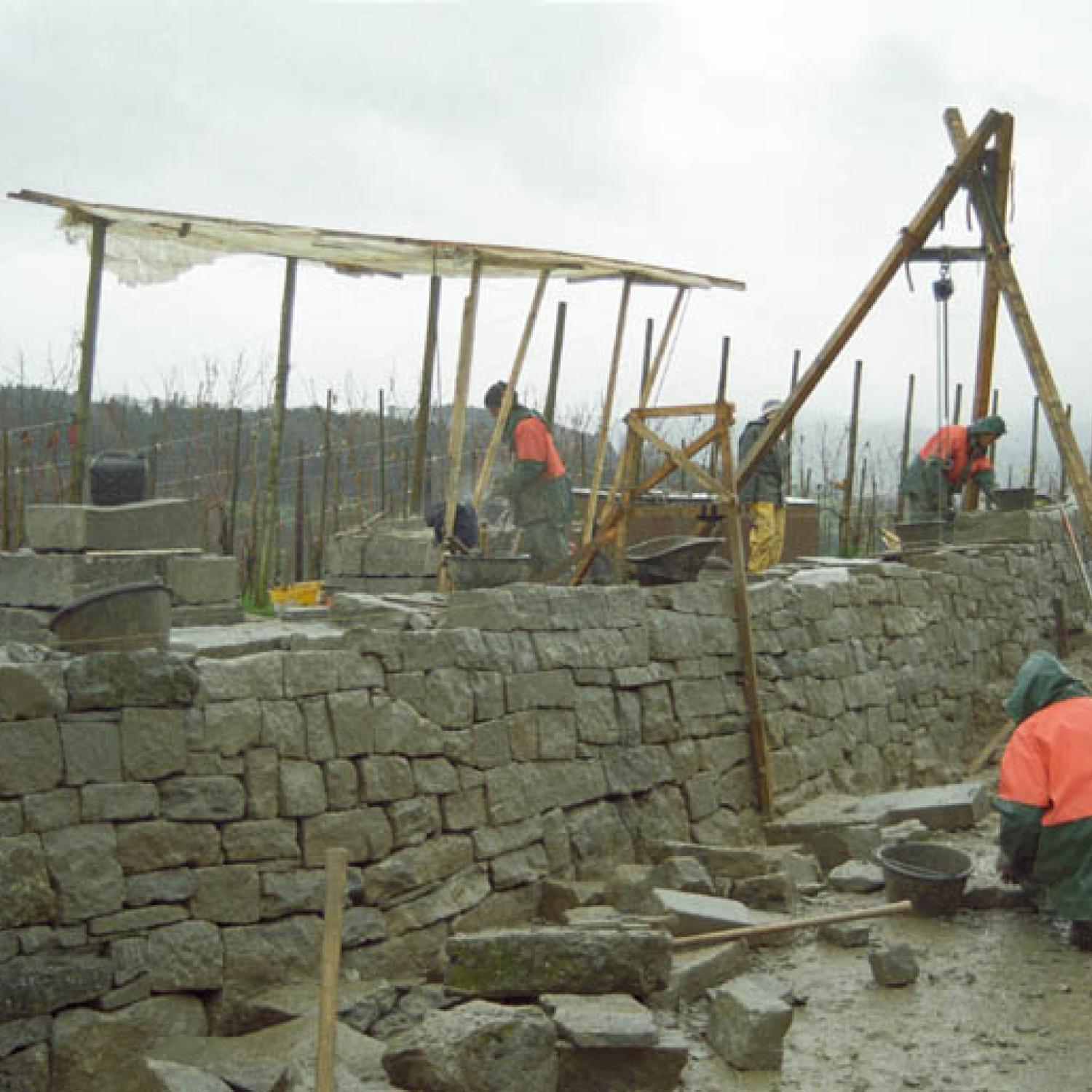 Drystone lifting devices | Stonewall's / Stone masonry ...